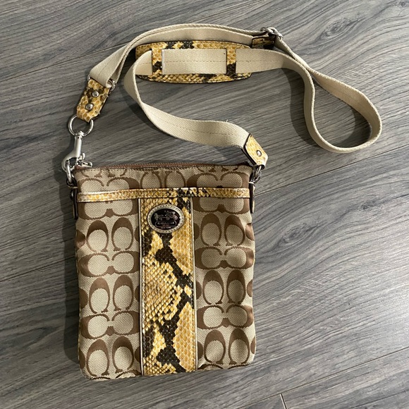 Coach | Bags | Coach Signature Crossbody Bag Snake Skin Design Tan ...